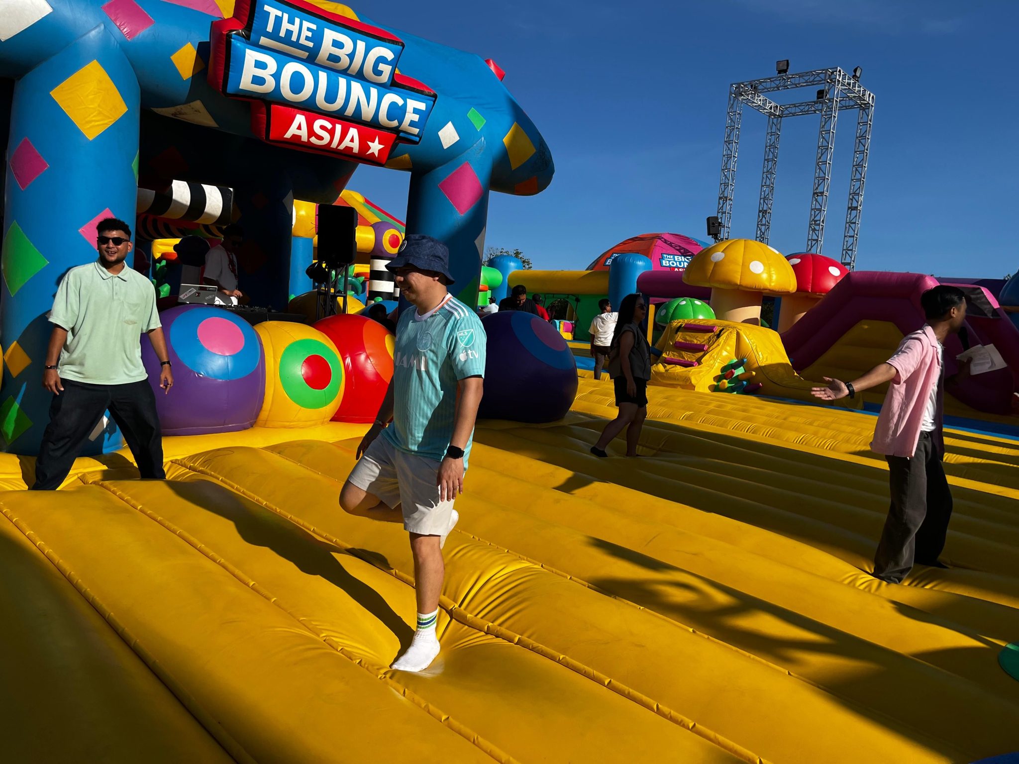 The Big Bounce, Peninsula Nusa Dua, Bali! 🌴 – Komunitas Kami